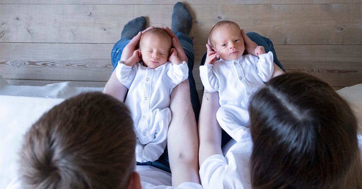 Længere barselsorlov til tvillingeforældre